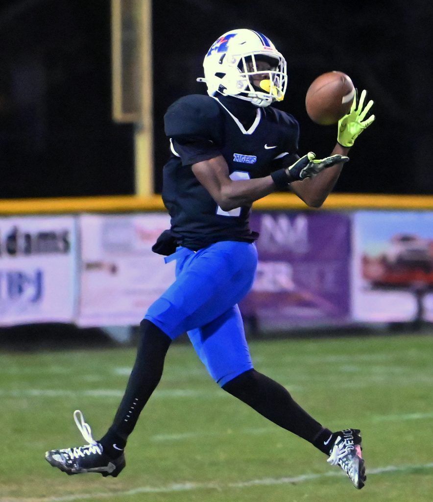 Jones, Thompson lead Tigers to 12th win, will face Pearl Cohn in 3rd ...